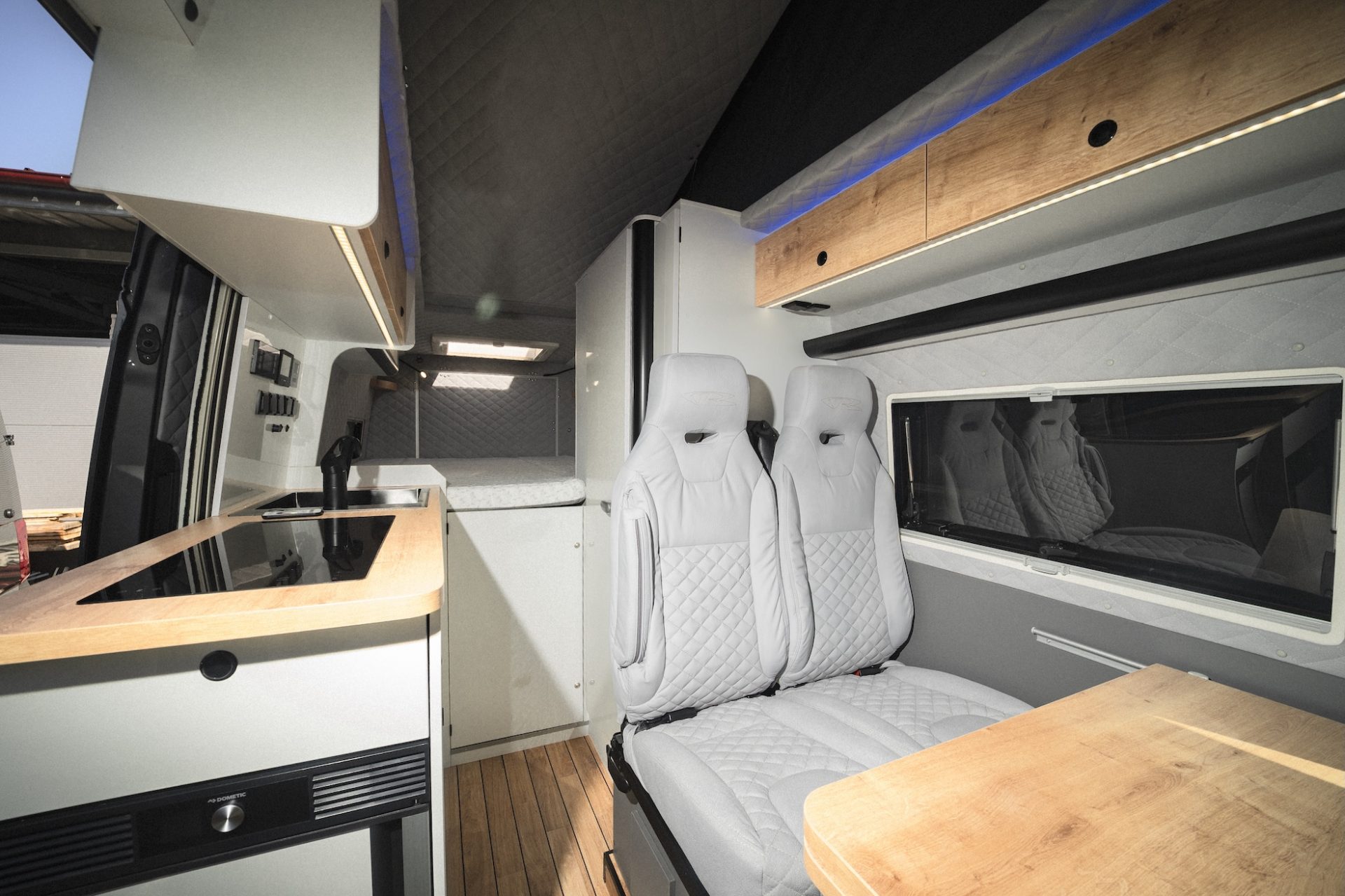 Sprinter 7,40 m - VR Motorhomes | VR Vans GmbH